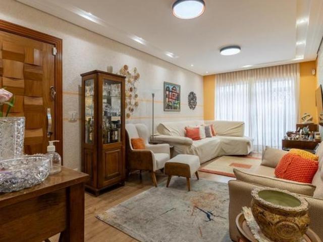 Casa tipo para venda com 3 quartos, 177m²