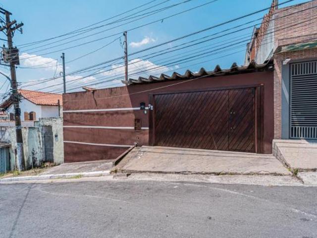 Casa tipo para venda com 3 quartos, 110m²