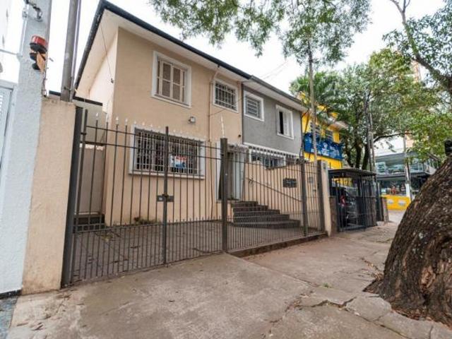 Casa tipo para venda com 3 quartos, 117m²