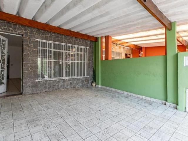 Casa tipo para venda com 3 quartos, 120m²