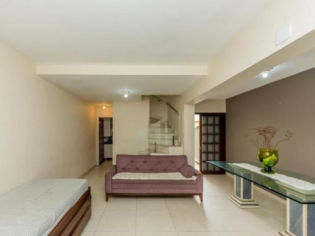 Casa tipo para venda com 3 quartos, 125m²