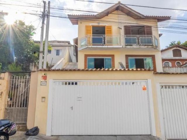 Casa tipo para venda com 3 quartos, 125m²