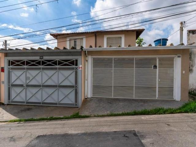 Casa tipo para venda com 3 quartos, 134m²