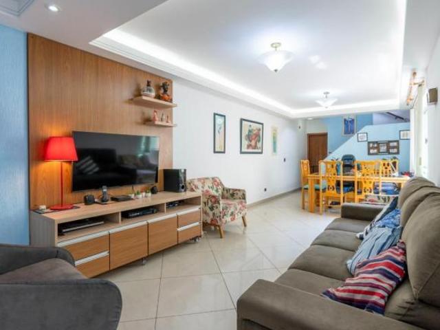 Casa tipo para venda com 3 quartos, 138m²