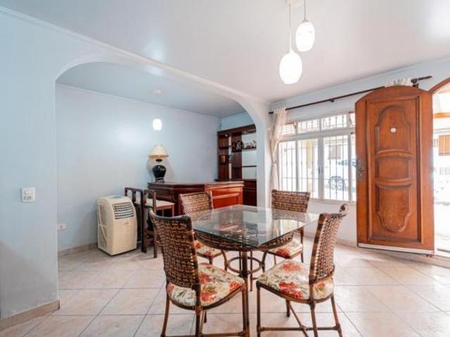 Casa tipo para venda com 3 quartos, 289m²