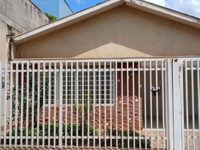 Casa tipo para venda com 3 quartos, 207m²