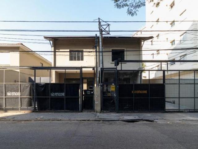 Casa tipo para venda com 3 quartos, 208m²