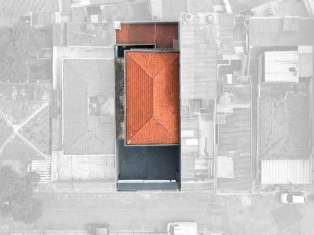 Casa tipo para venda com 3 quartos, 218m²