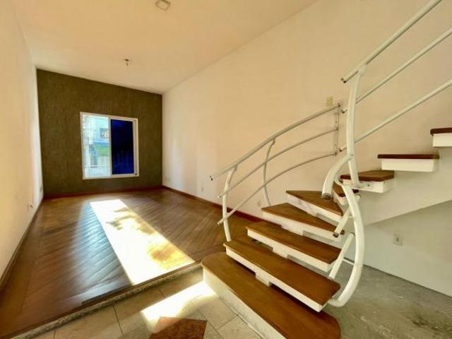 Casa tipo para venda com 3 quartos, 355m²
