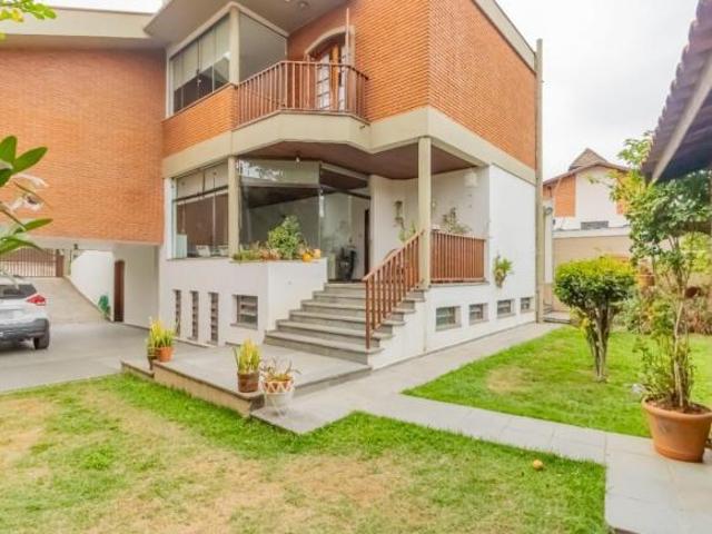 Casa tipo para venda com 3 quartos, 383m²
