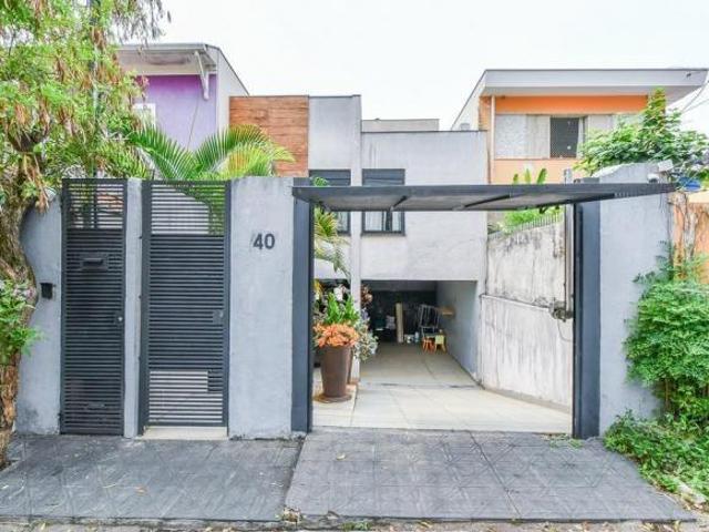 Casa tipo para venda com 3 quartos, 400m²