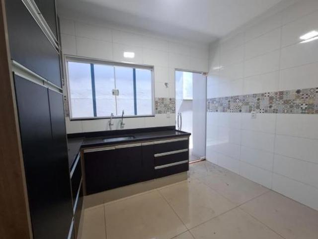 Casa tipo para venda com 2 quartos, sendo 1 suíte, 103m²