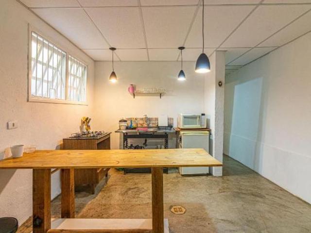 Casa tipo para venda com 2 quartos, 170m²