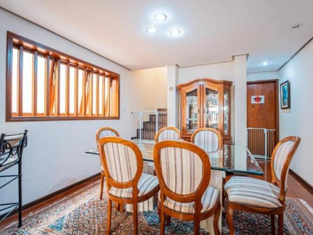 Casa tipo para venda com 2 quartos, 177m²