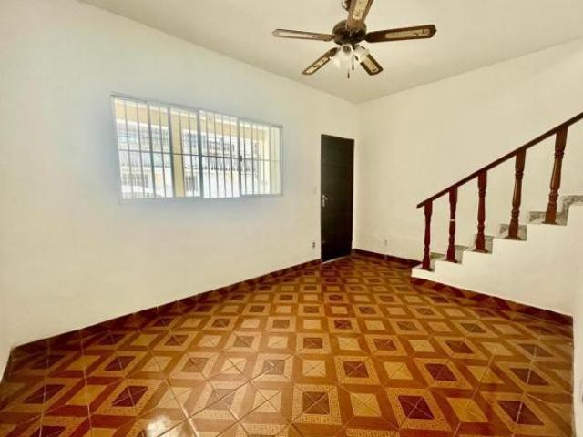 Casa tipo para venda com 2 quartos, 190m²