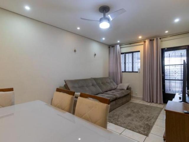Casa tipo para venda com 2 quartos, 104m²
