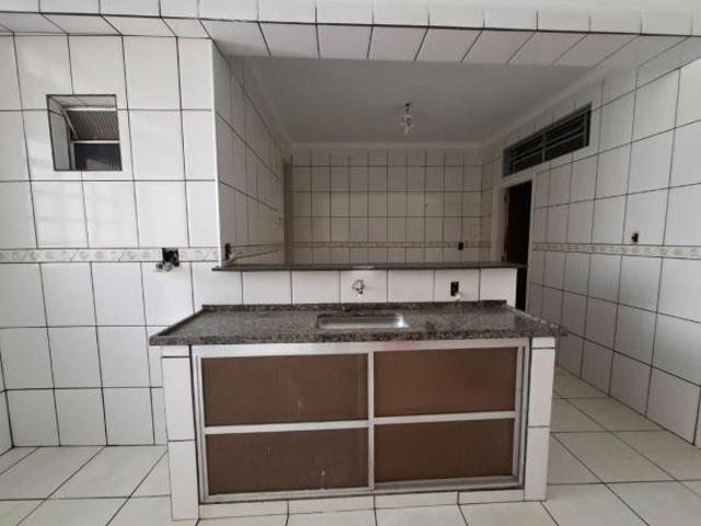 Casa tipo para venda com 2 quartos, 129m²