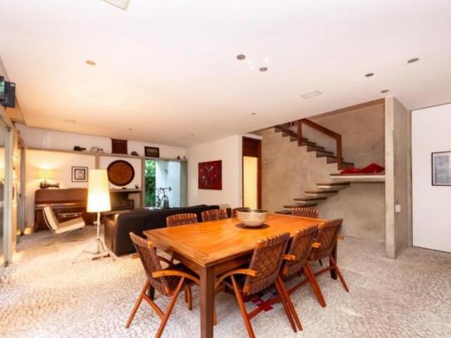 Casa tipo para venda com 2 quartos, 546m²
