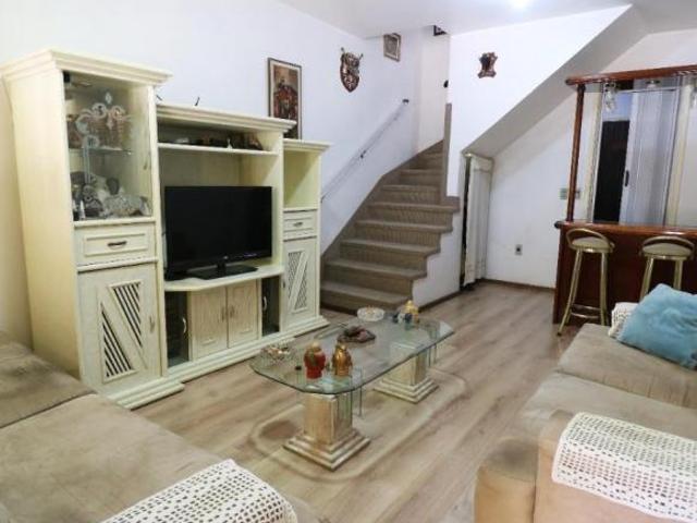 Casa tipo para venda com 2 quartos, 86m²