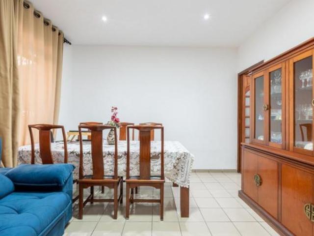 Casa tipo para venda com 4 quartos, sendo 1 suíte, 187m²