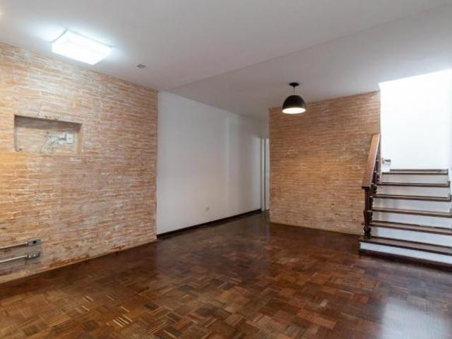 Casa tipo para venda com 4 quartos, sendo 1 suíte, 190m²