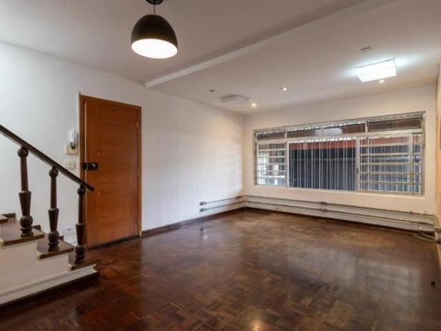 Casa tipo para venda com 4 quartos, sendo 1 suíte, 190m²