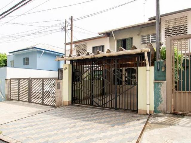 Casa tipo para venda com 4 quartos, sendo 1 suíte, 236m²