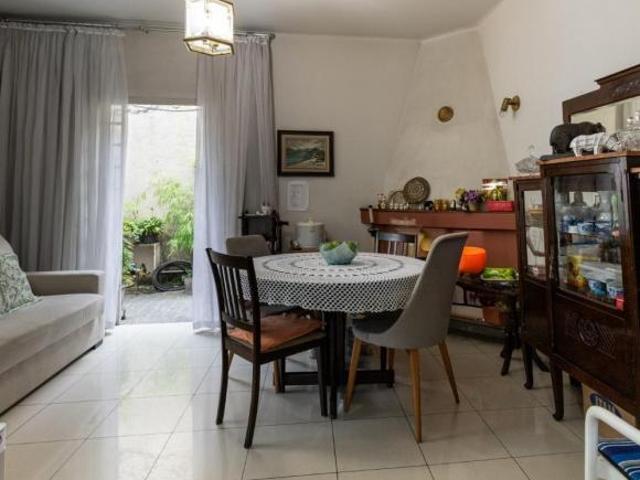 Casa tipo para venda com 4 quartos, sendo 2 suítes, 128m²
