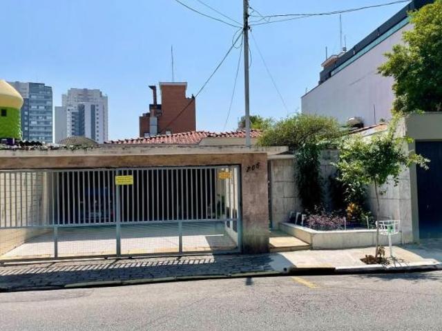 Casa tipo para venda com 4 quartos, sendo 2 suítes, 255m²