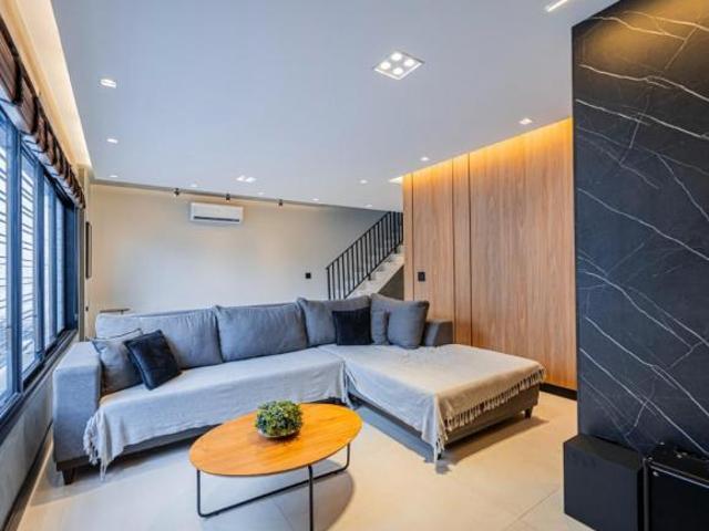 Casa tipo para venda com 4 quartos, sendo 2 suítes, 200m²