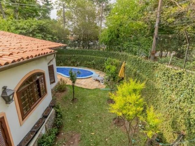 Casa tipo para venda com 4 quartos, sendo 2 suítes, 400m²