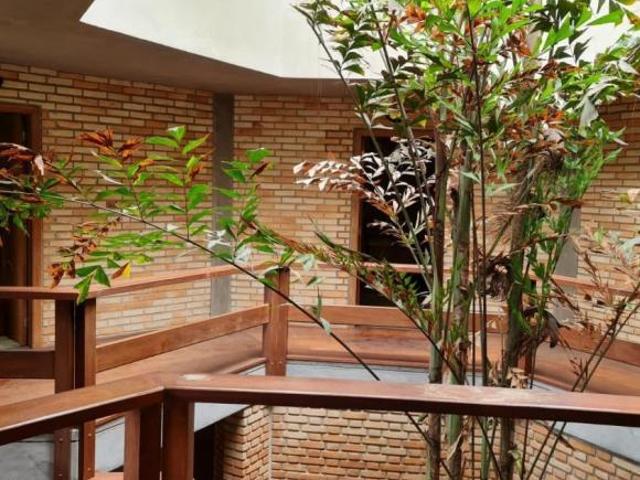 Casa tipo para venda com 4 quartos, sendo 4 suítes, 770m²
