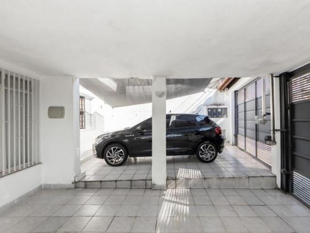 Casa tipo para venda com 4 quartos, 140m²