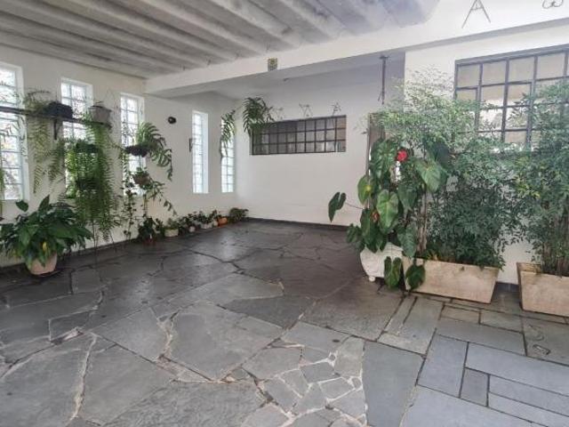 Casa tipo para venda com 4 quartos, 168m²
