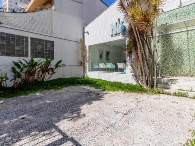 Casa tipo para venda com 4 quartos, 176m²