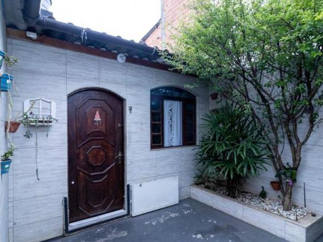 Casa tipo para venda com 4 quartos, 109m²