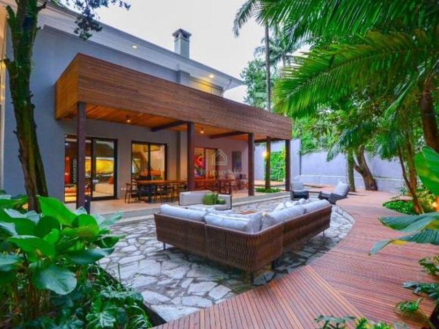 Casa tipo para venda com 4 quartos, 1117m²