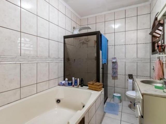 Casa tipo para venda com 4 quartos, 260m²