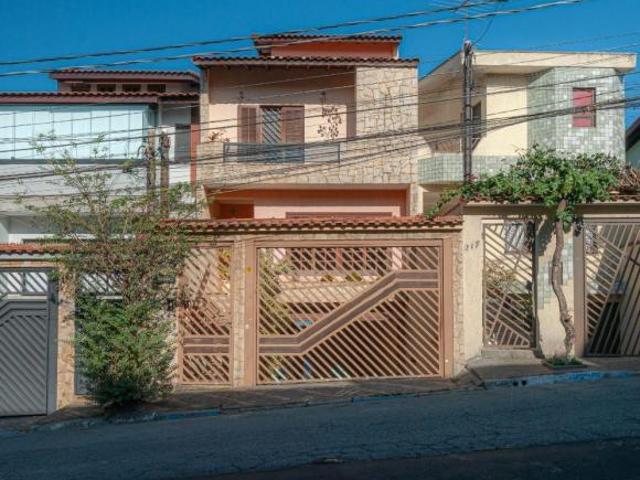 Casa tipo para venda com 4 quartos, 280m²