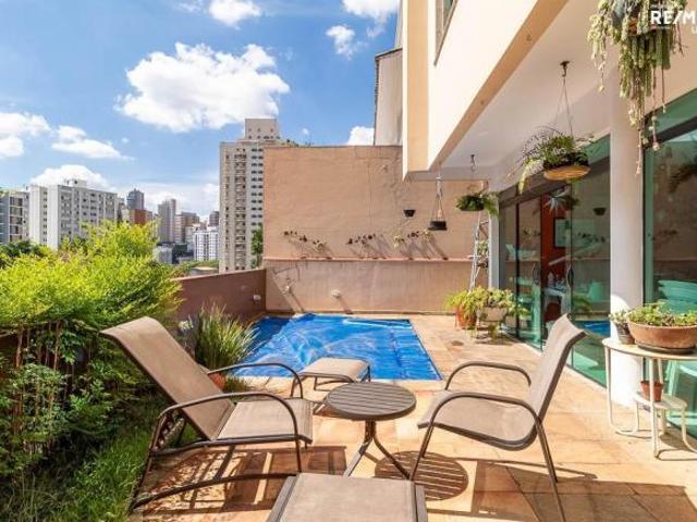 Casa tipo para venda com 4 quartos, 348m²