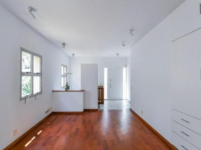 Casa tipo para venda com 4 quartos, 365m²