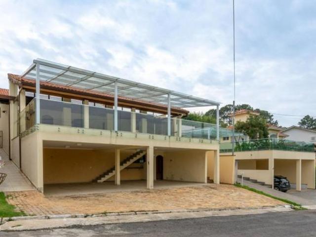 Casa tipo para venda com 4 quartos, 490m²