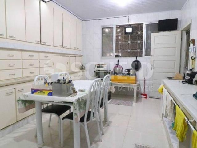 Casa tipo para venda com 4 quartos, 414m²