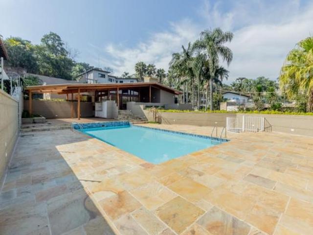 Casa tipo para venda com 4 quartos, 800m²