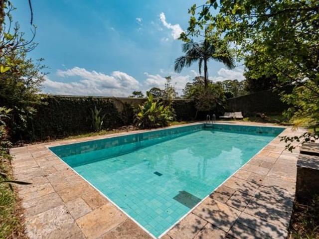 Casa tipo para venda com 5 quartos, sendo 1 suíte, 259m²