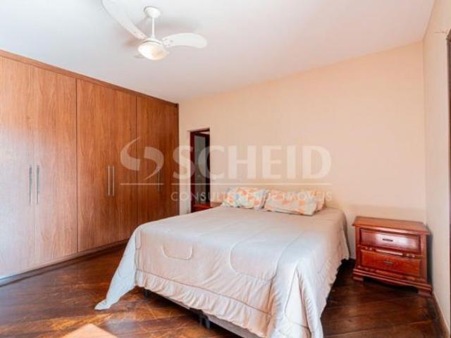 Casa tipo para venda com 5 quartos, sendo 2 suítes, 233m²
