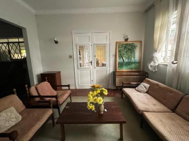 Casa tipo para venda com 5 quartos, 180m²