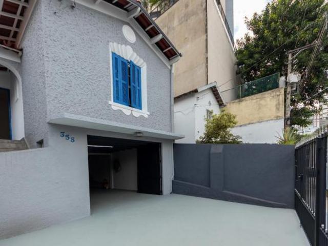 Casa tipo para venda com 5 quartos, 260m²