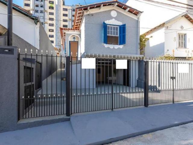 Casa tipo para venda com 5 quartos, 266m²