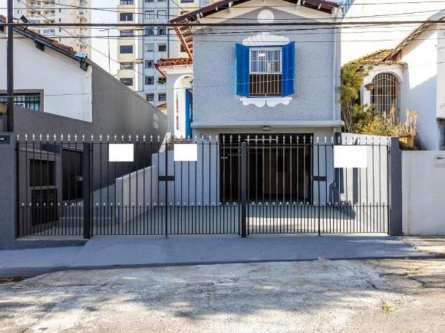 Casa tipo para venda com 5 quartos, 266m²